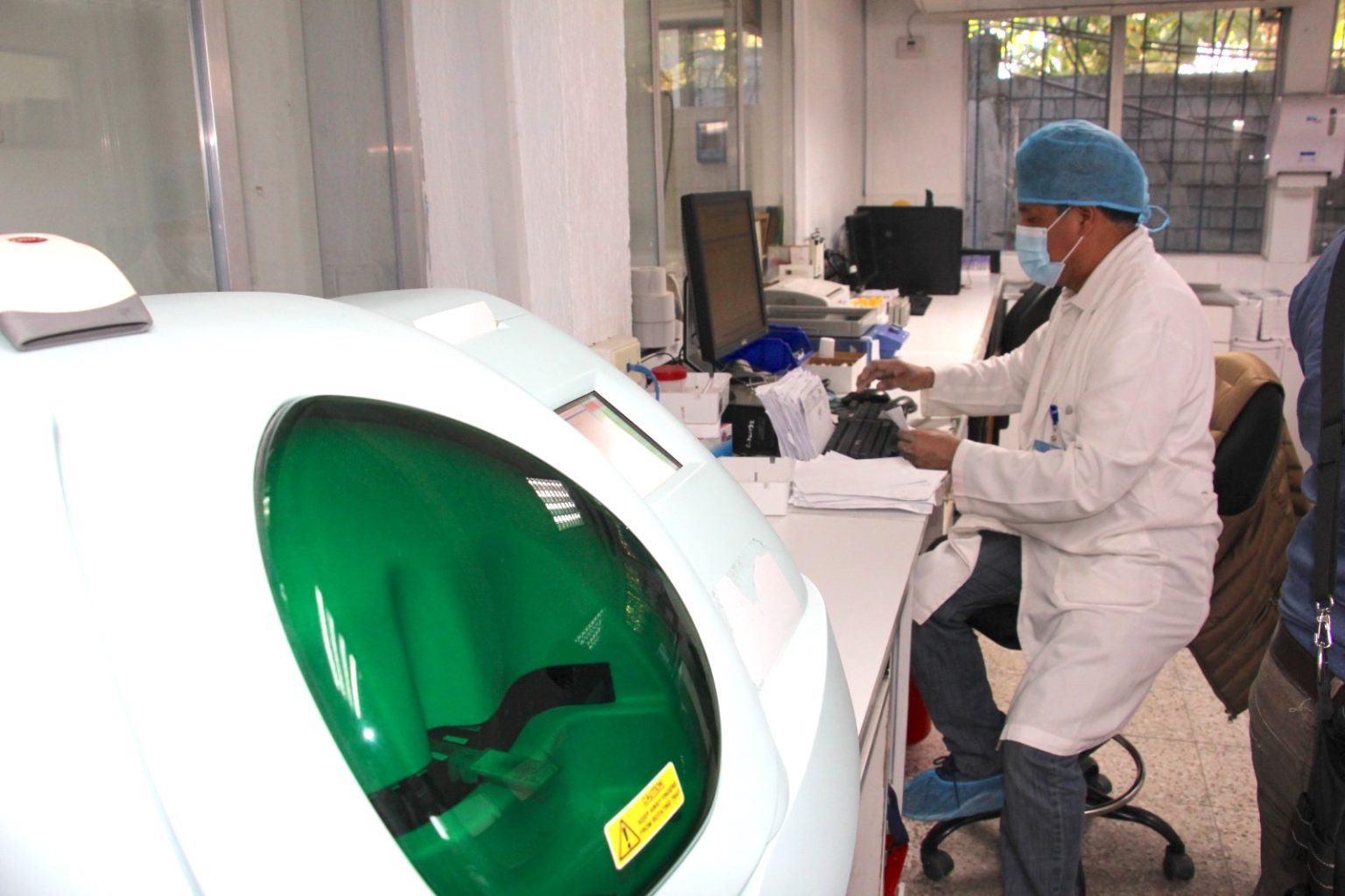 El IGSS felicita a sus químicos biólogos en su día - Noticias IGSS