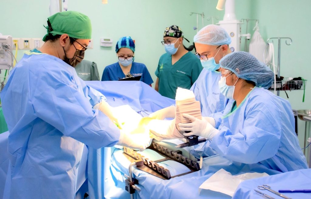 Realizan primer reemplazo total de rodilla en el Hospital General de ...