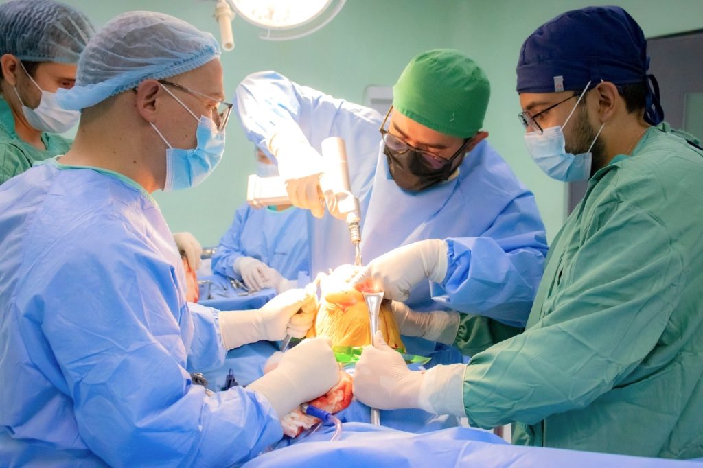 Realizan primer reemplazo total de rodilla en el Hospital General de ...