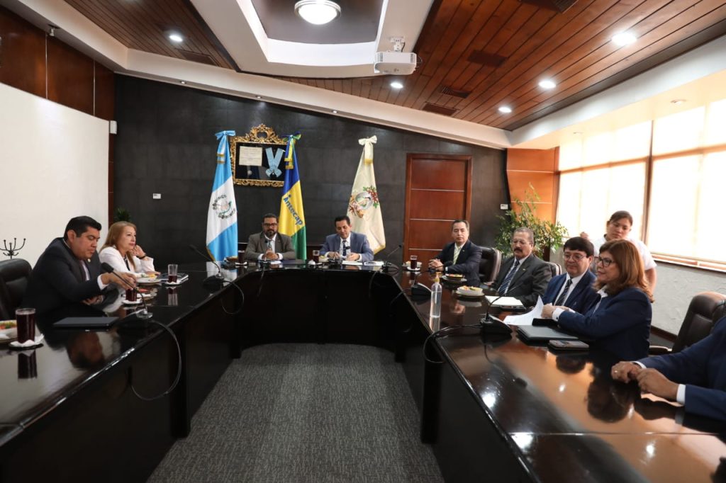 El IGSS e Intecap consolidan su histórica alianza con firma de convenio ...